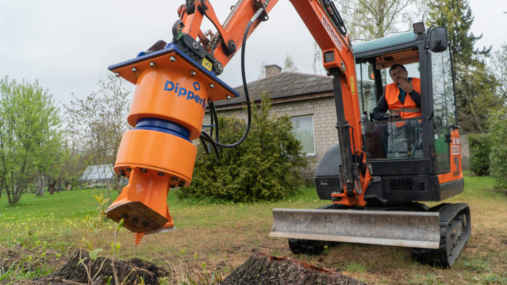 Commercial-Grade Rapid Stump Grinder Rental in Milwaukee